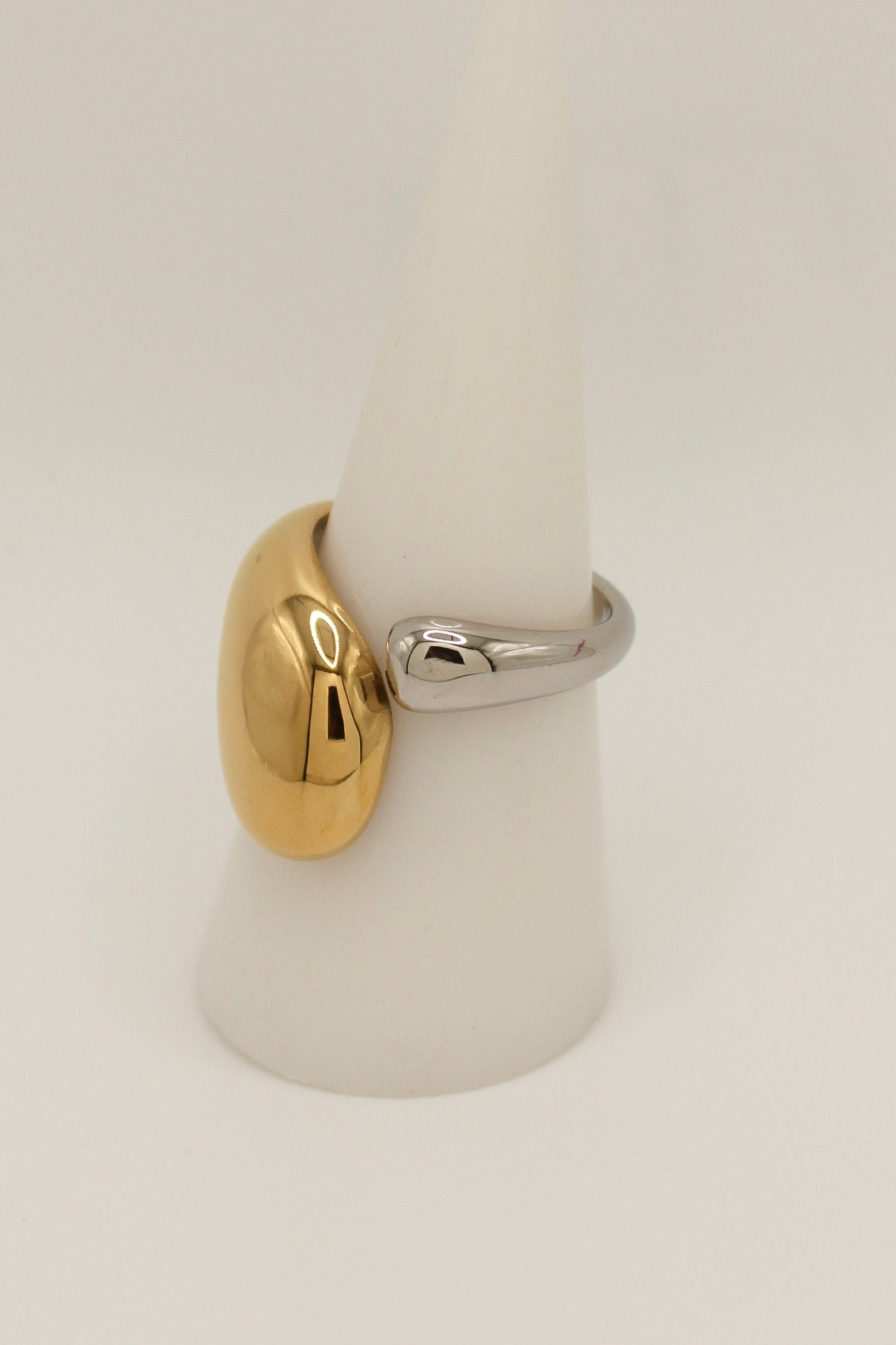 Fenner Ring – Aviv Collection