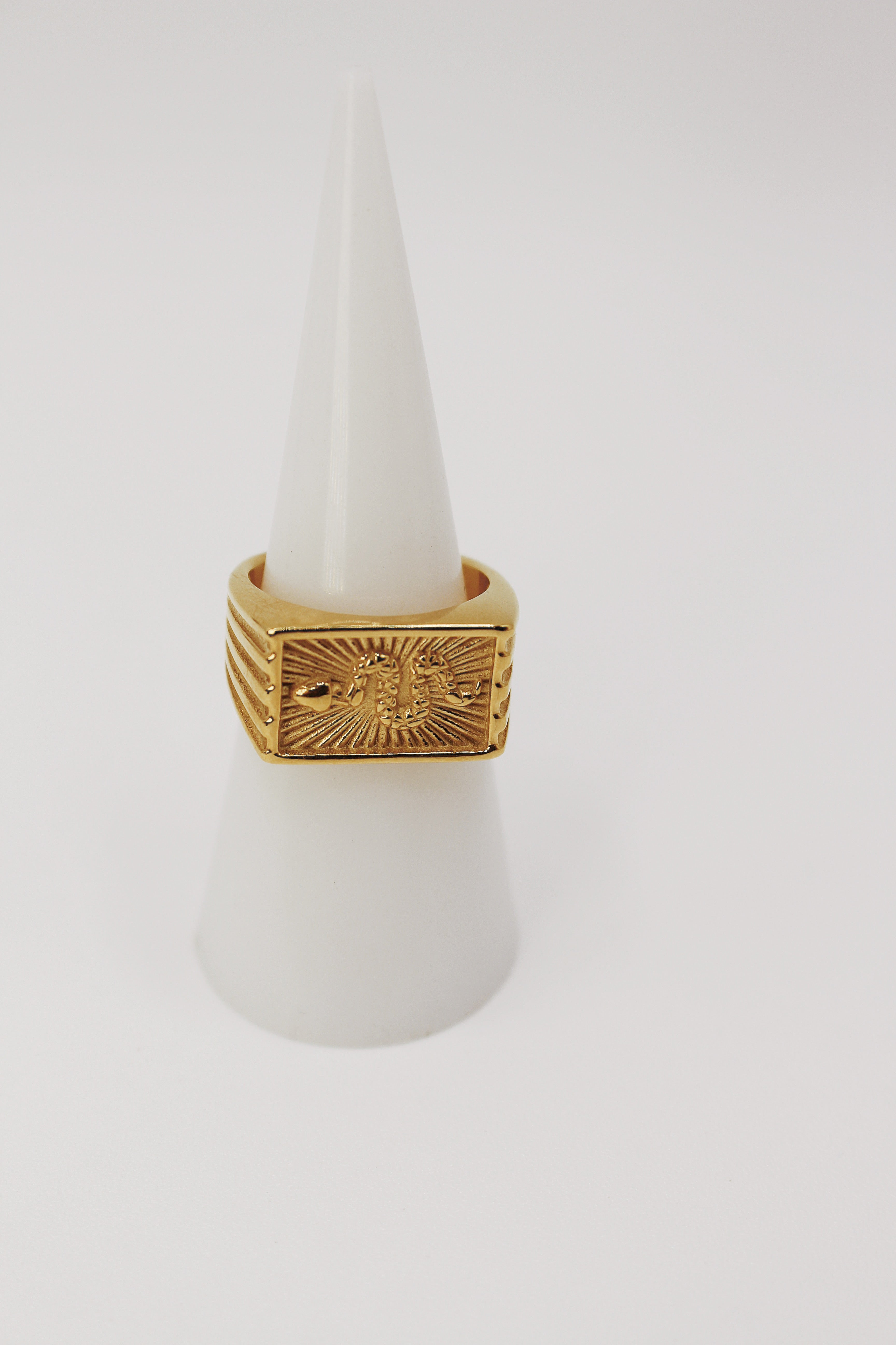 Pia Ring – Aviv Collection